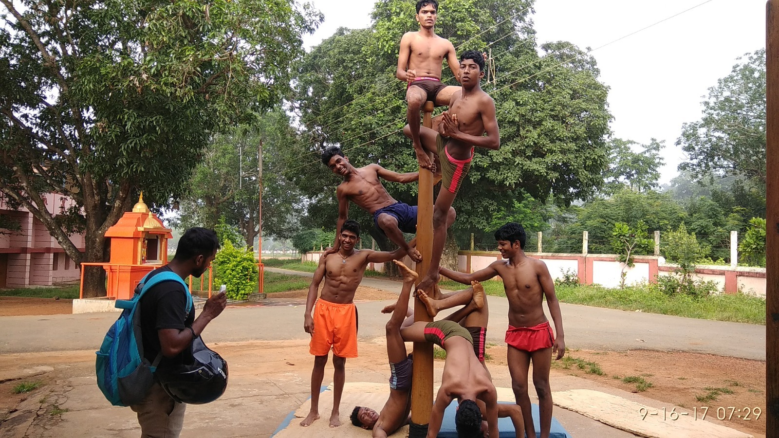 A unique mallakhamb academy in remote Bastar and its superstar coach Manoj Prasad, A Special ...